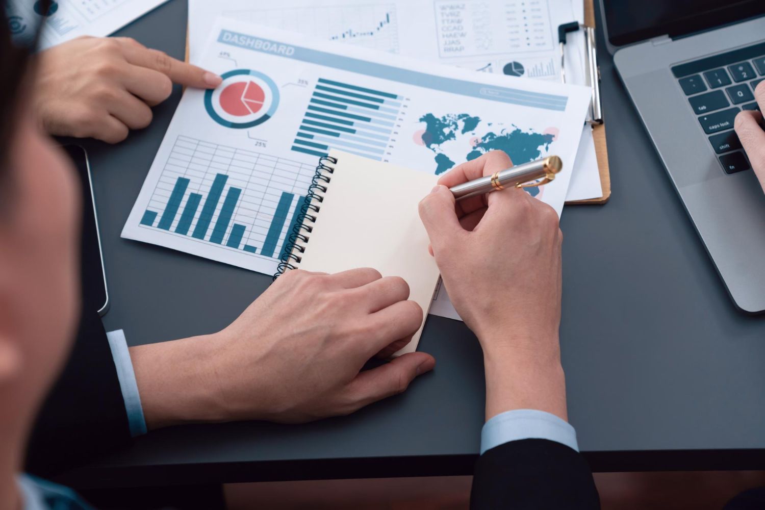 inPositiv | The Benefits of OKRs: Why OKRs Work for Teams